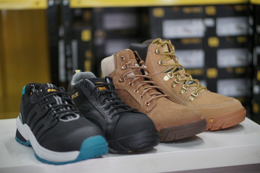 Sepatu Safety Caterpillar Original: 5 Sepatu Terbaik dengan Harga ...